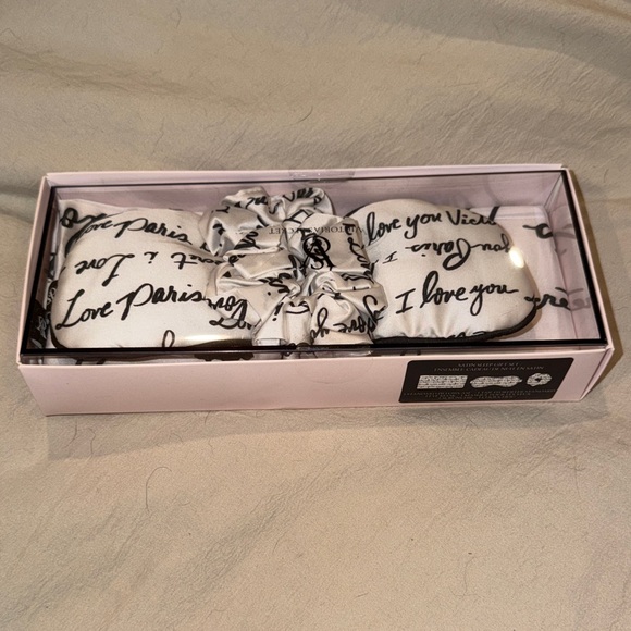 Victoria's Secret | Accessories | Victorias Secret White And Black ...